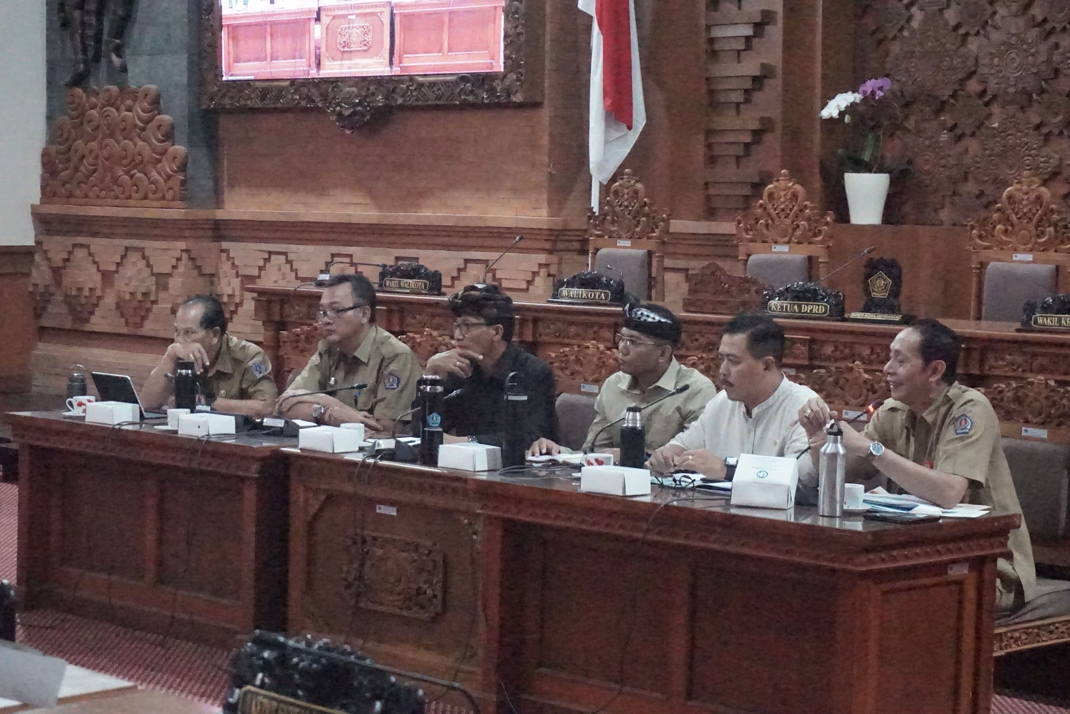 RAPAT KERJA DPRD KOTA DENPASAR BAHAS PELAYANAN PERIJINAN BANGUNAN ...